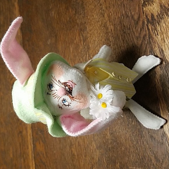 Annalee | Accents | Annalee Spring Bunny With Bouquet | Poshmark